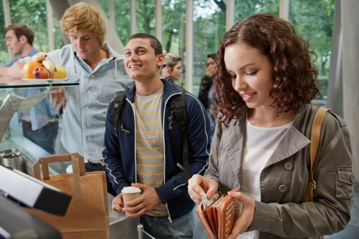 How Do College Students Spend Their Money TIME BUSINESS NEWS how-do-college-students-spend-their-money-time-business-news